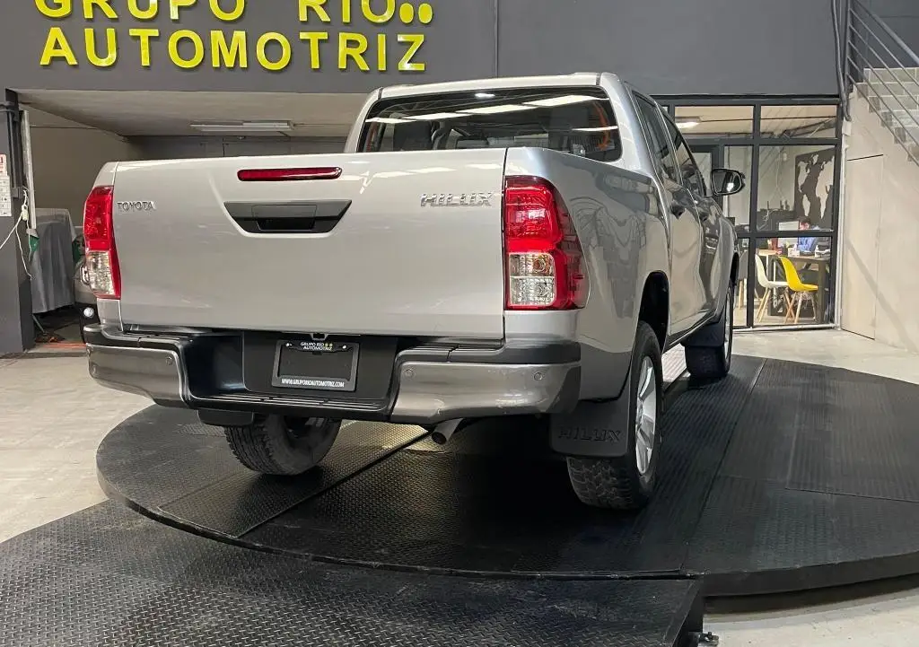 2018 Toyota Hilux vehículos usados están en venta en Monterrey Nuevo León México - AutoList.mx