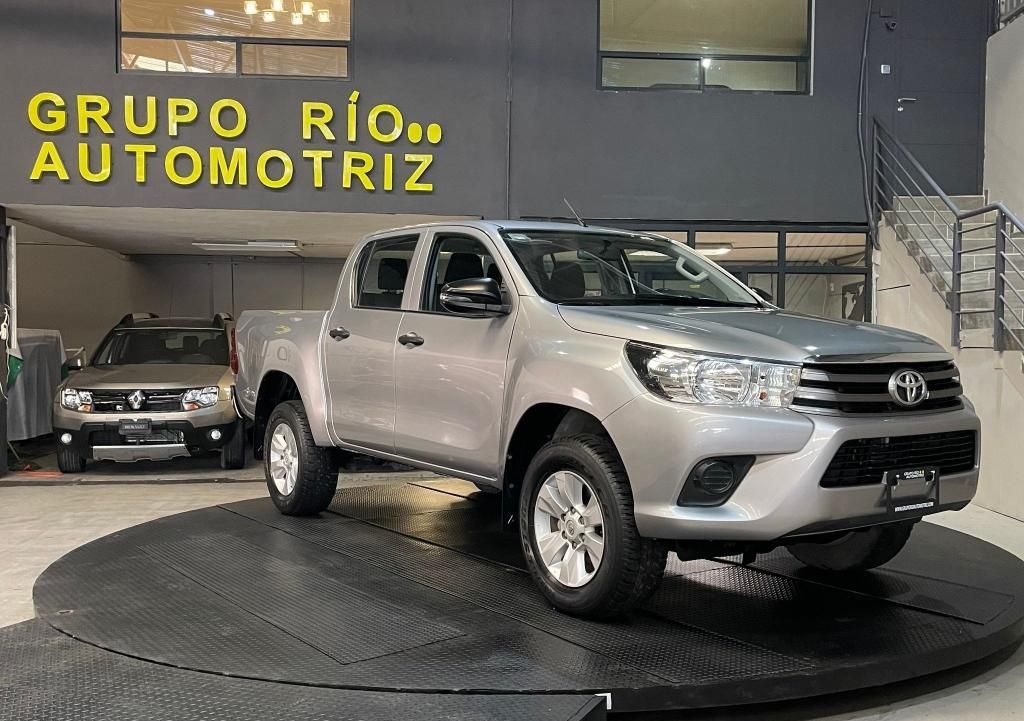 2018 Toyota Hilux vehículos usados están en venta en Monterrey Nuevo León México - AutoList.mx